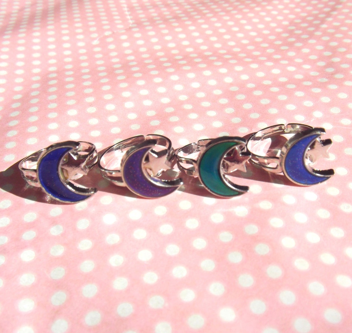 90s Crescent Moon Mood Ring - Etsy