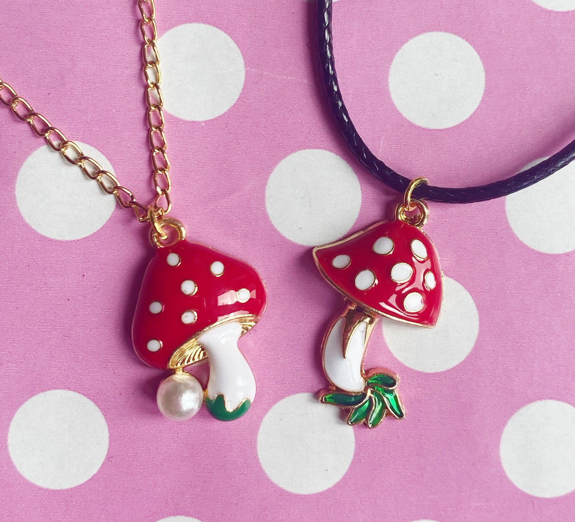 Cute Enamel Toadstool Charm Necklace - Etsy Sweden