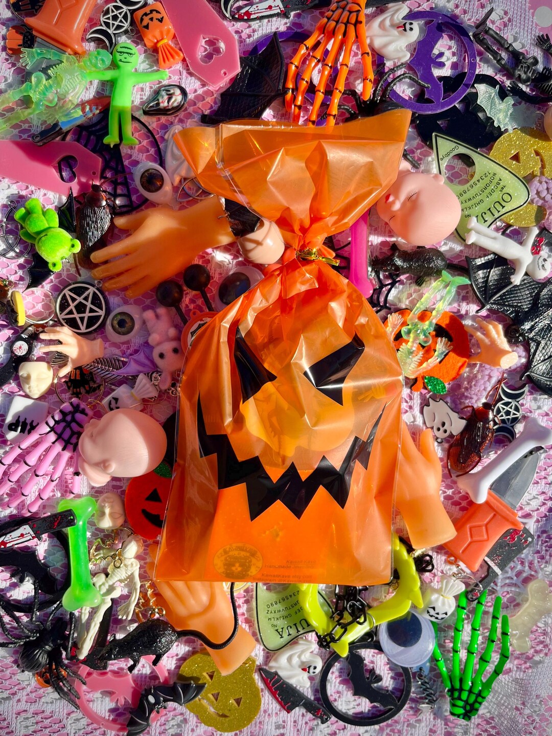 SPOOKY BLIND BAG!! Jewellery and Accessory Set With a Creepy Theme ...