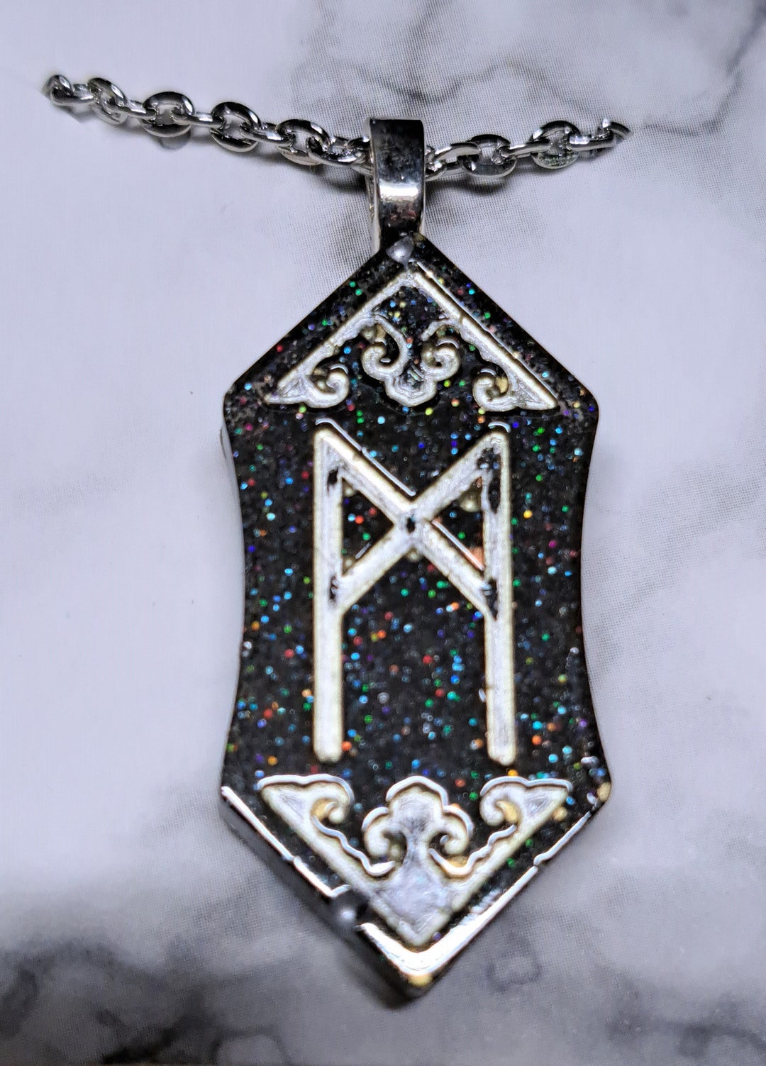 Mannaz Rune Pendant - Etsy