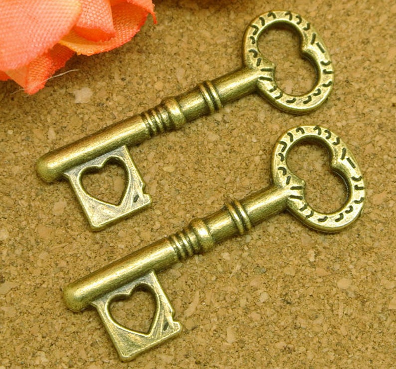 Antique Silver Tone/antique Bronze Cute Cabinet Heart Key Pendant ...