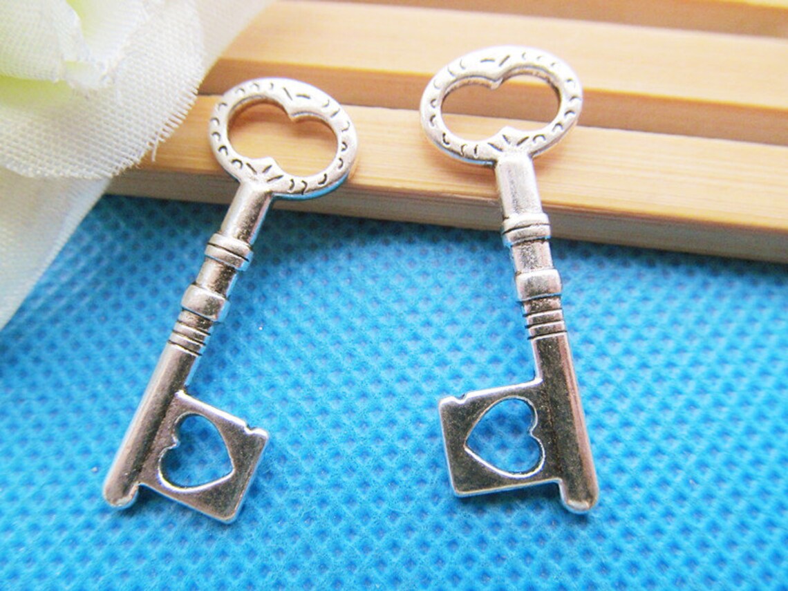 Antique Silver Tone/antique Bronze Cute Cabinet Heart Key Pendant ...