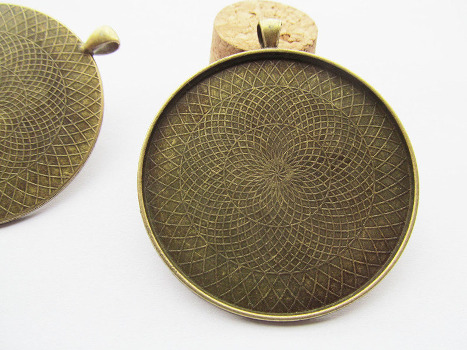 Large Antique Silver/antique Bronze Round Frame Base Bezel Setting Tray ...