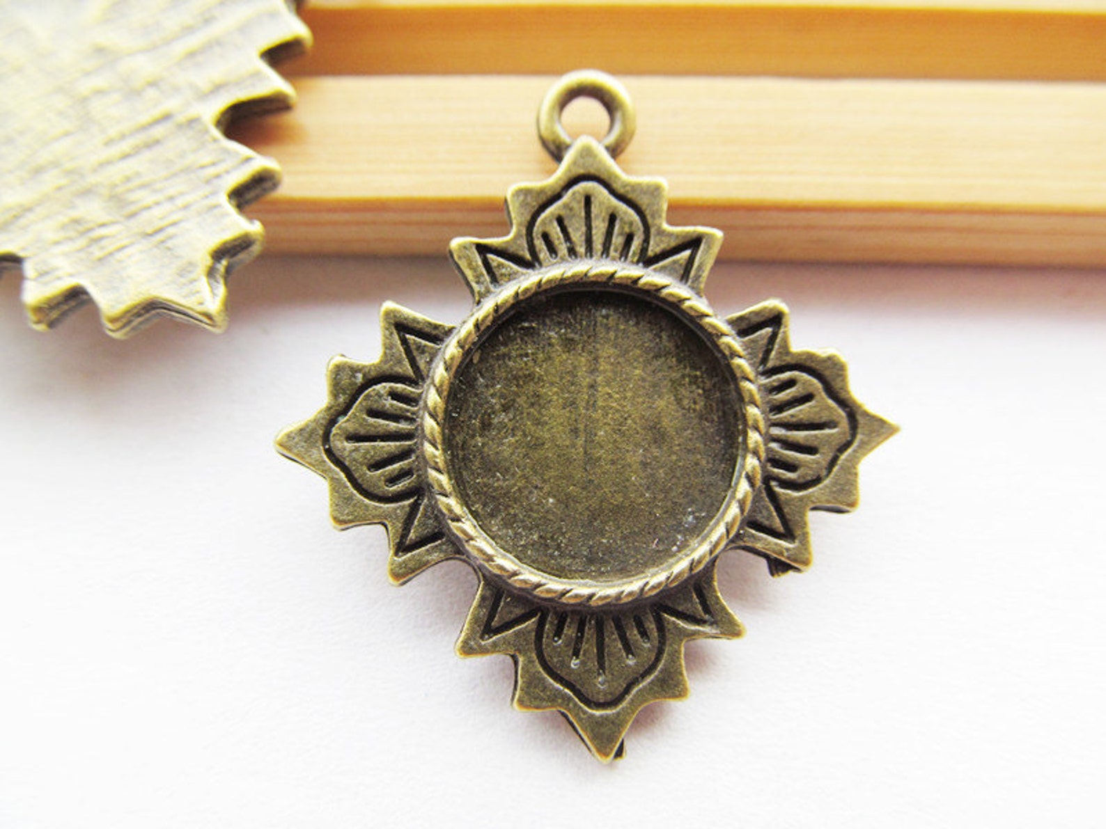 Antique Silver/bronze/antique Golden Filigree Four Leaf Cross Base ...