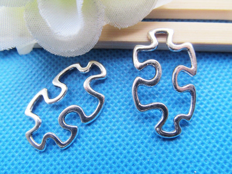 Antique Silver Tone/antique Bronze Puzzle Sign Frame Connector Pendant ...