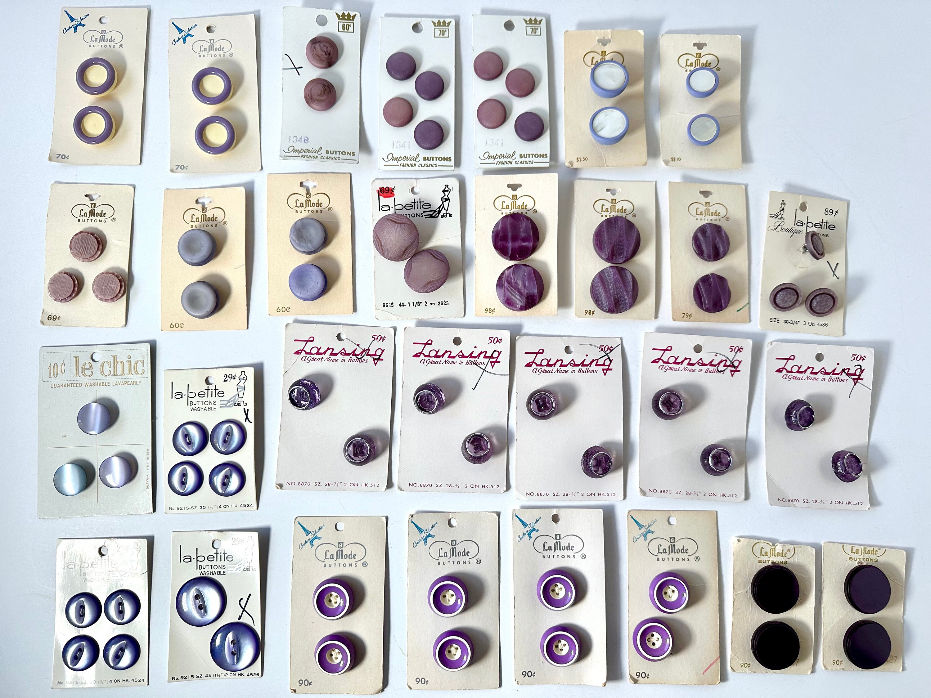 Vintage Pre-owned NOS Lot of 30 Purple/plum Buttons on Original ...