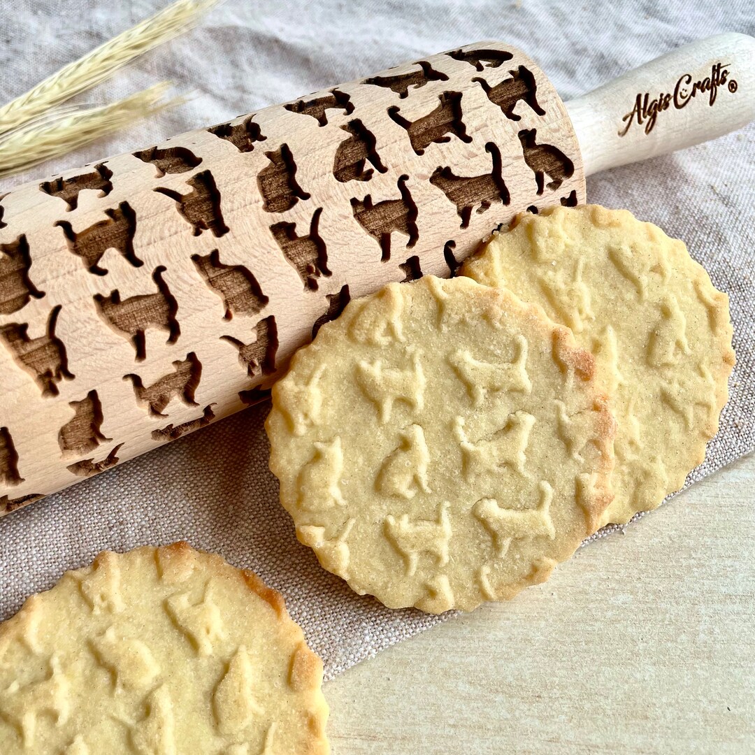 Cats Embossing Rolling Pin: Engraved Beech Wood Dough Roller for Cat ...