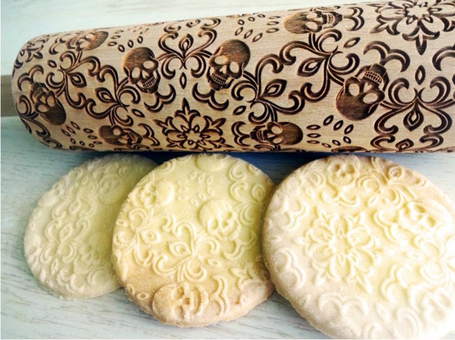 SKULL WREATH Embossing Rolling pin. Wooden engraved rolling | Etsy
