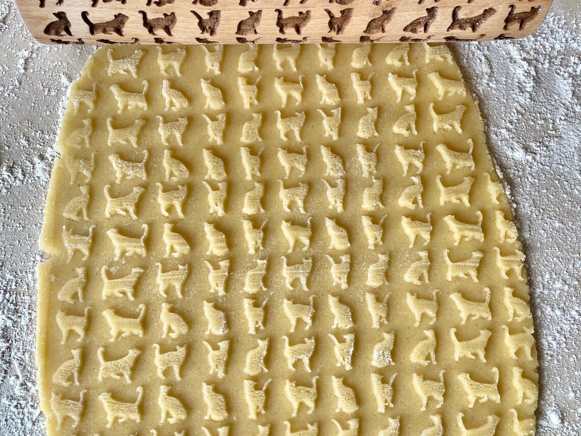 Cats Embossing Rolling Pin: Engraved Beech Wood Dough Roller for Cat ...