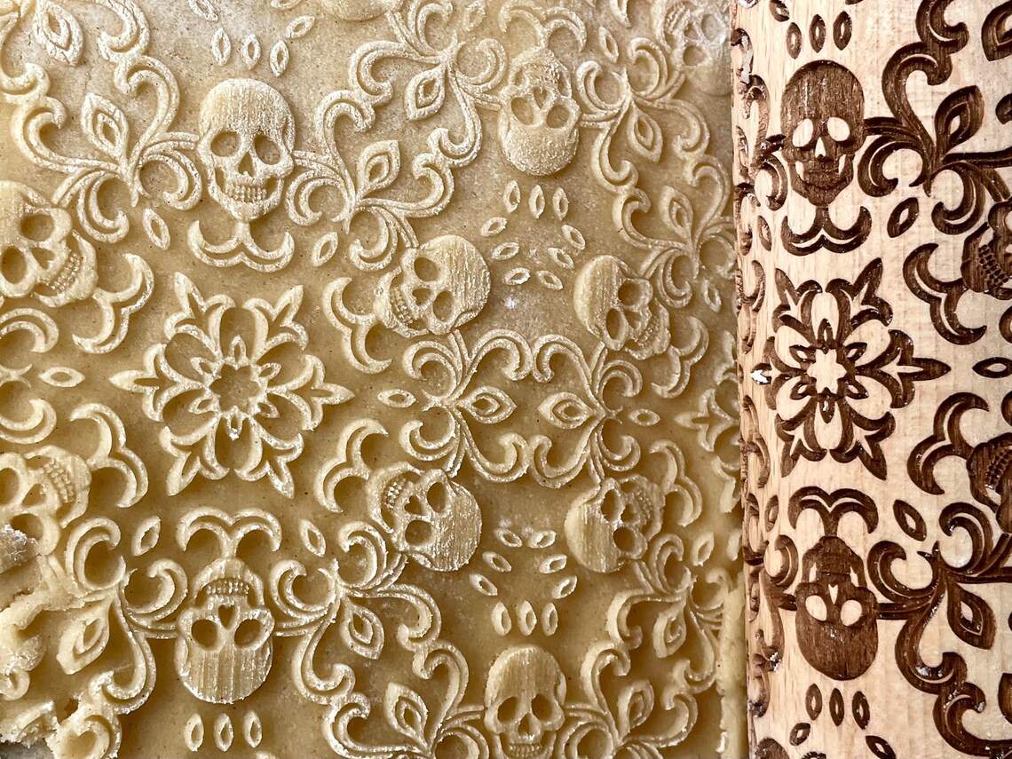 SKULL WREATH Embossing Rolling Pin. Wooden Engraved Rolling Pin With ...