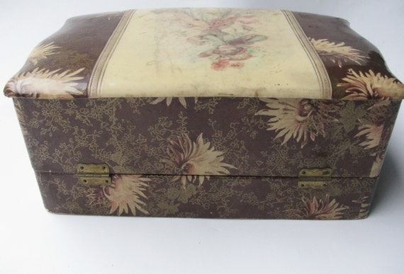 Vintage 1890s Celluloid Box depicting a fashionable w… - Gem