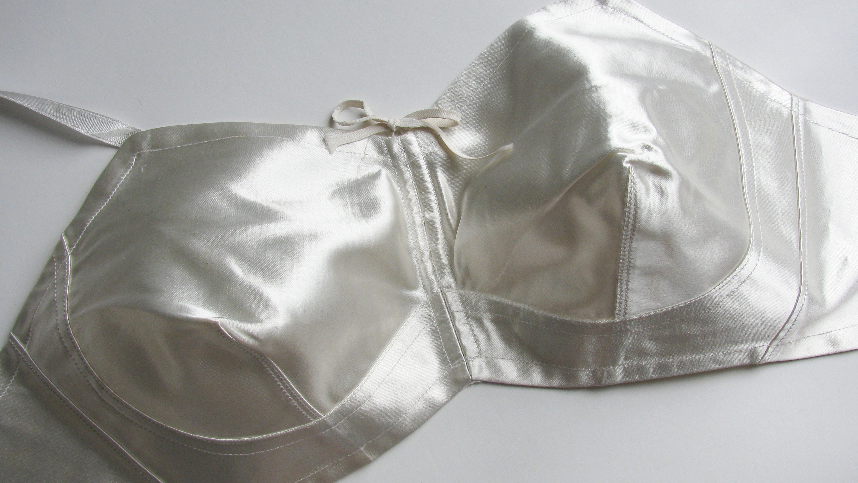 Vintage 1940s Satin Bullet Bra With Elastic Closure - Etsy