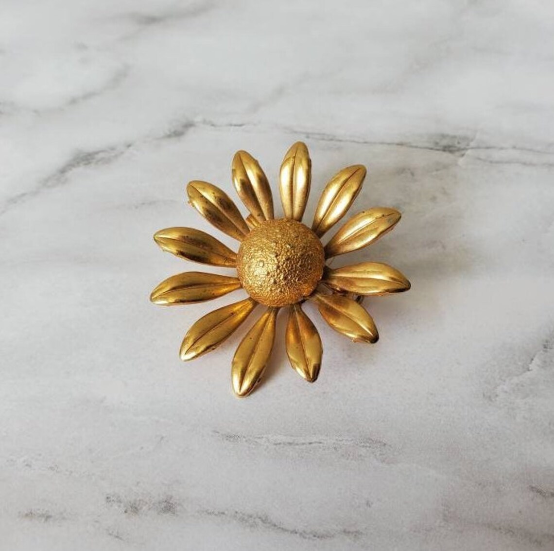 Vintage Gold Daisy Brooch/gold Tone Sunflower/mid Century Style Vintage ...