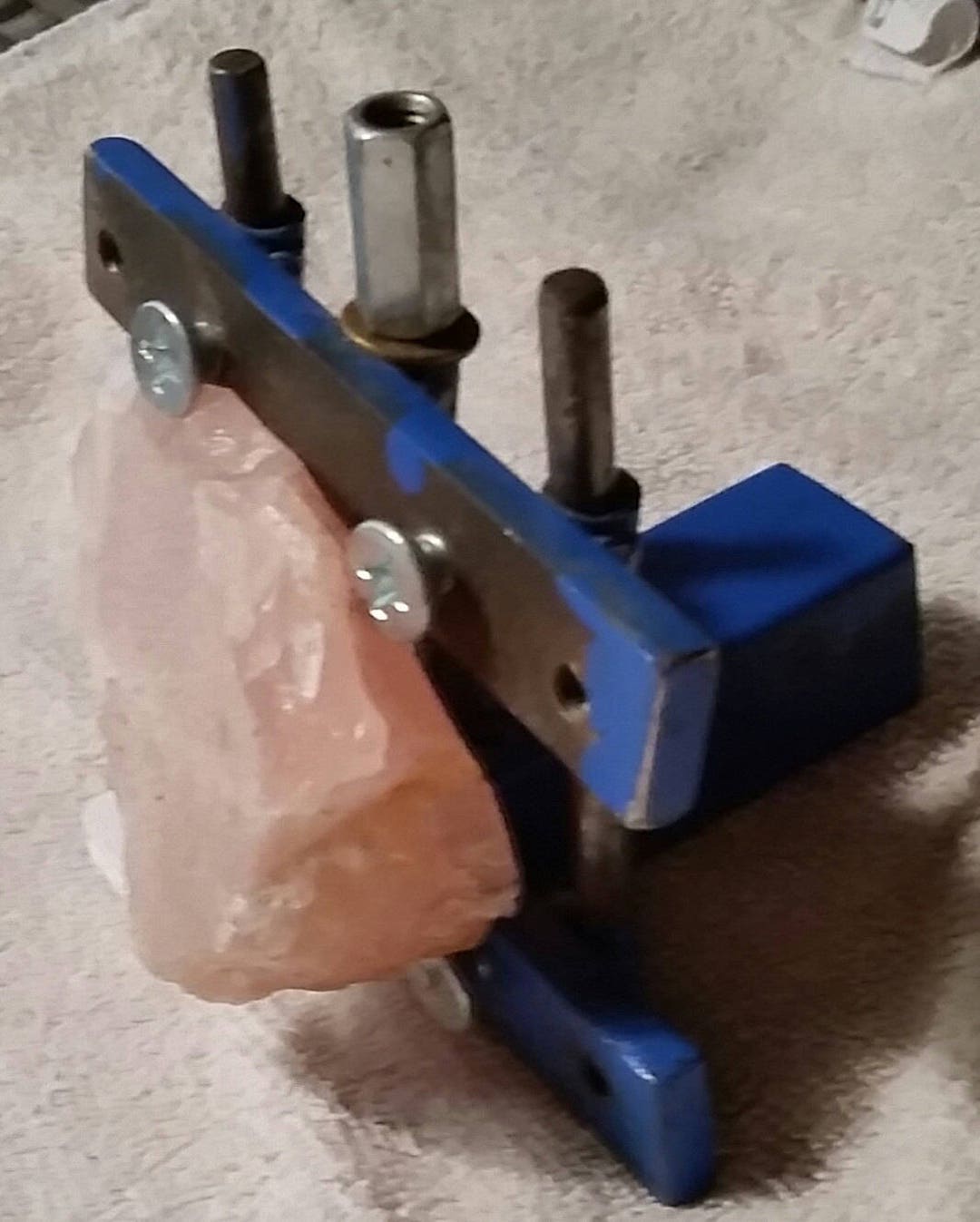 Small Rock Clamp for Slab Saws - Holds End Cuts or Hard to Hold Rocks ...