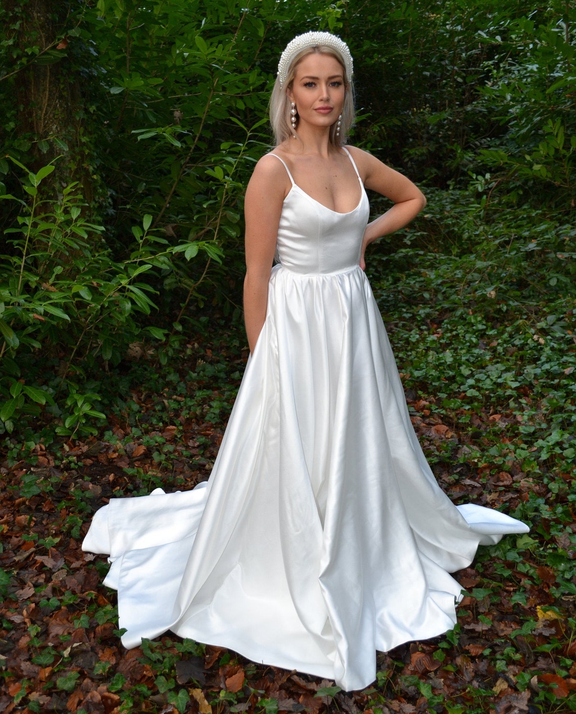 Simple Modern Bridal Gown / Wedding Dress / Elegant Bride / | Etsy