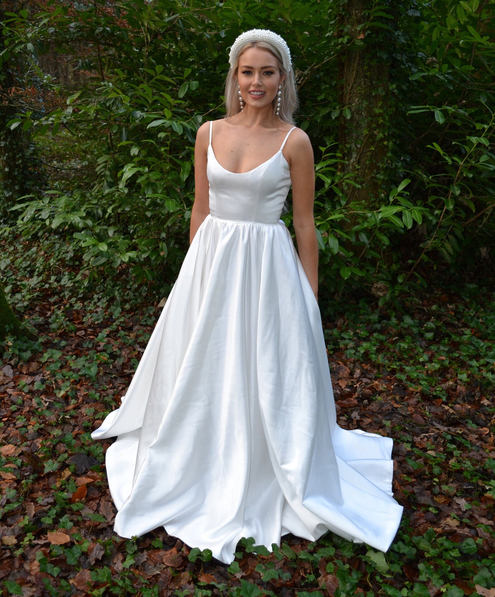 Simple Modern Bridal Gown / Wedding Dress / Elegant Bride / | Etsy