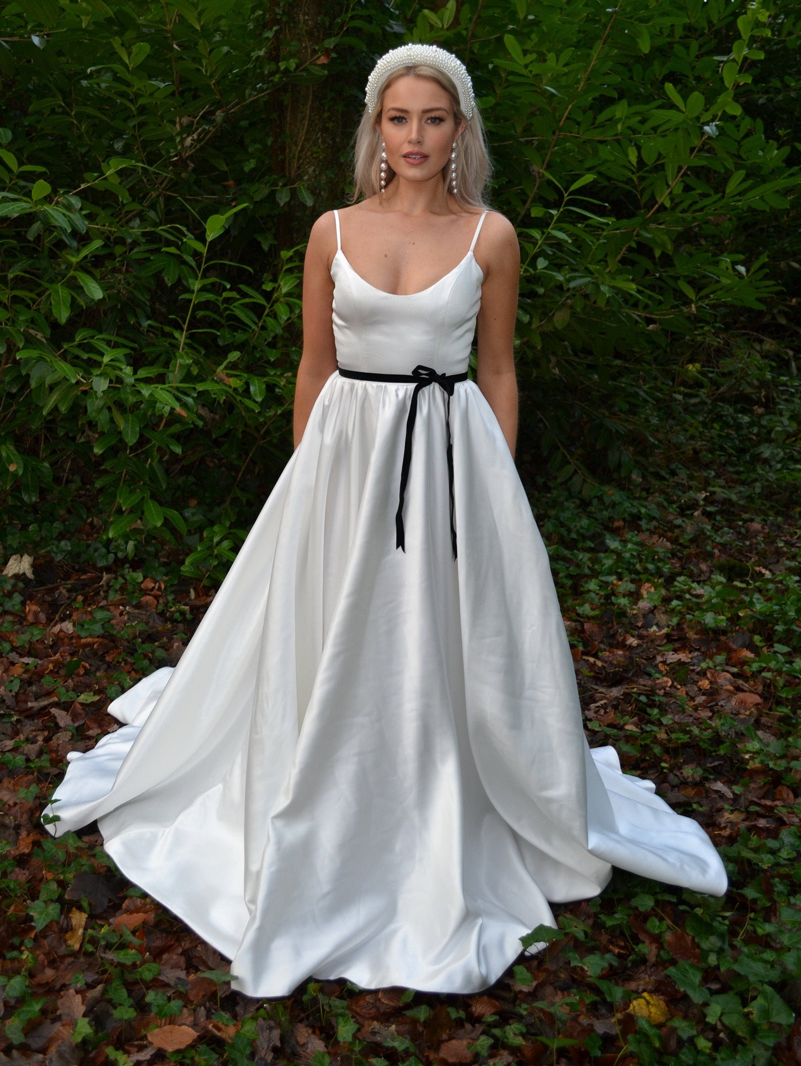 Simple Modern Bridal Gown / Wedding Dress / Elegant Bride / | Etsy