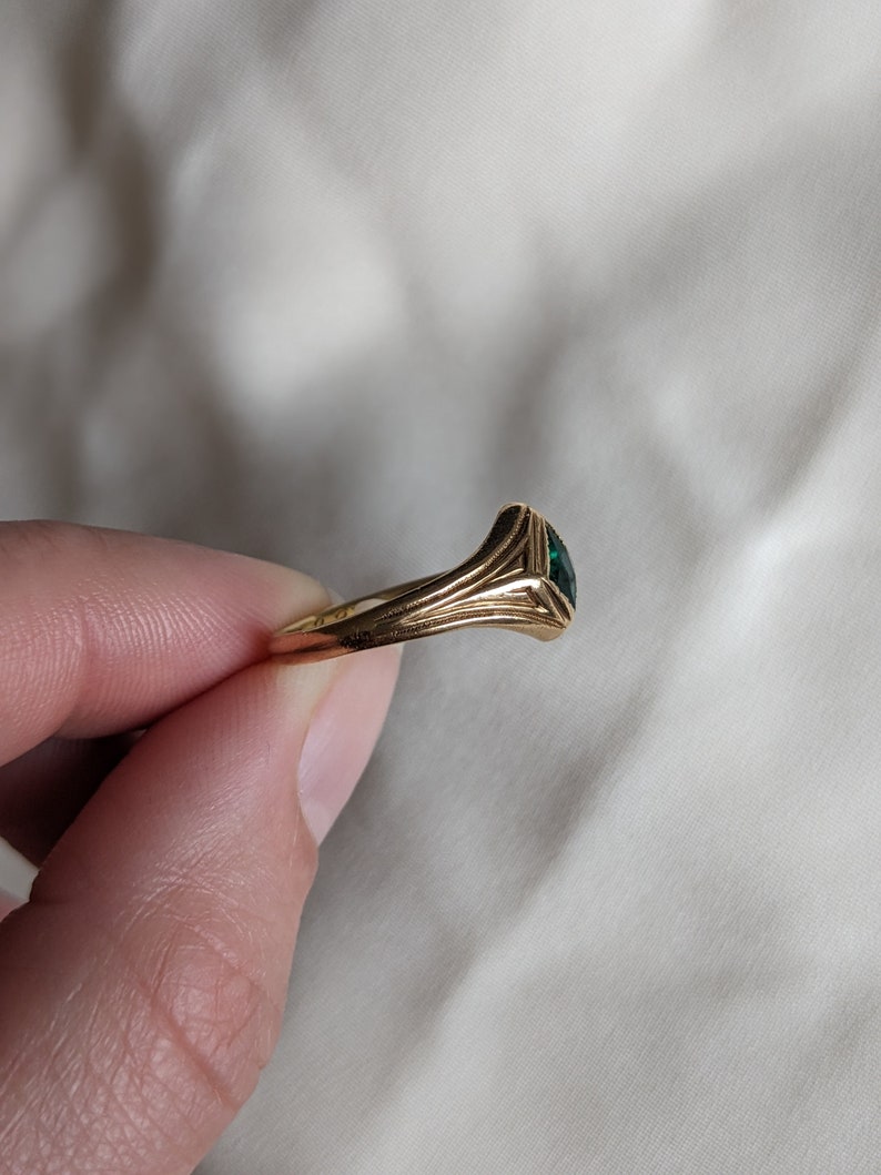 Beautiful Antique Signet Ring in 18k Gold With Green Paste Stone - Etsy