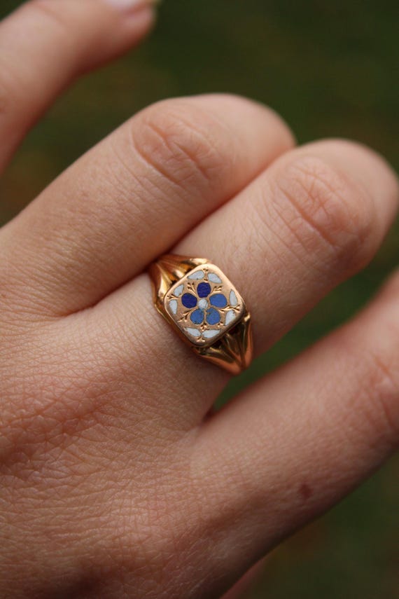 Rare Early Victorian Enamel Pansy Ring in 14k Gold - Gem