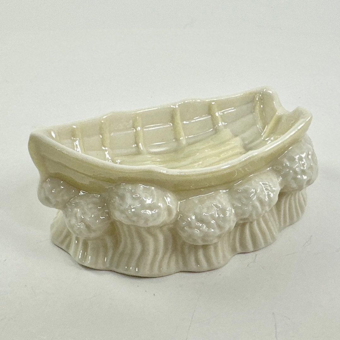 Vintage 1965-1980 Belleek Pottery - Ivory/yellow Dory Boat Open Salt ...