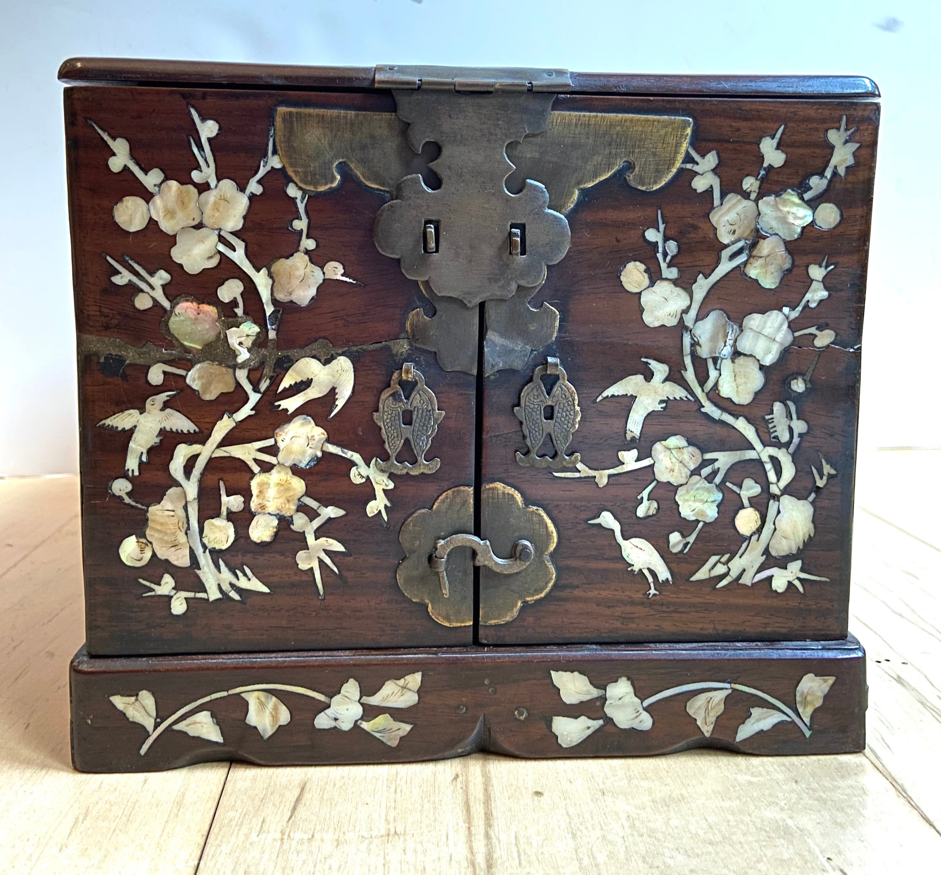 1800's Chinese Antique Rosewood Mother of Pearl Jewelry Box With Mirror ...
