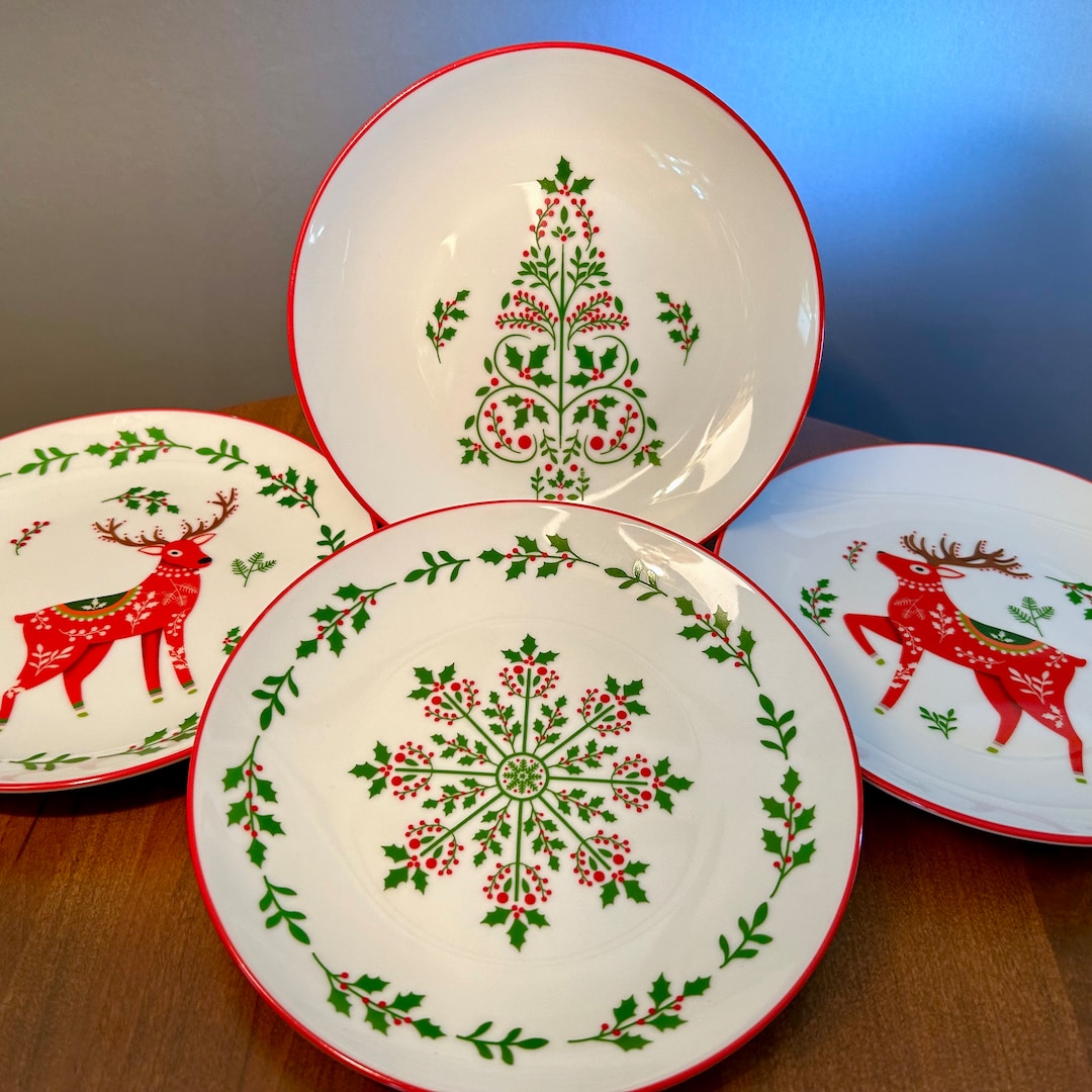 Set of Four Red, White and Green 7" Holiday Appetizer or Dessert Plates ...