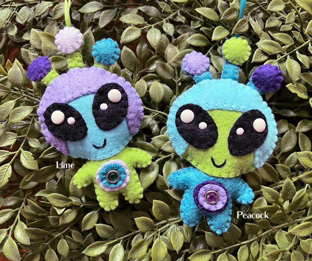 Wool Felt Alien Ornament Hanger Color Choice - Etsy