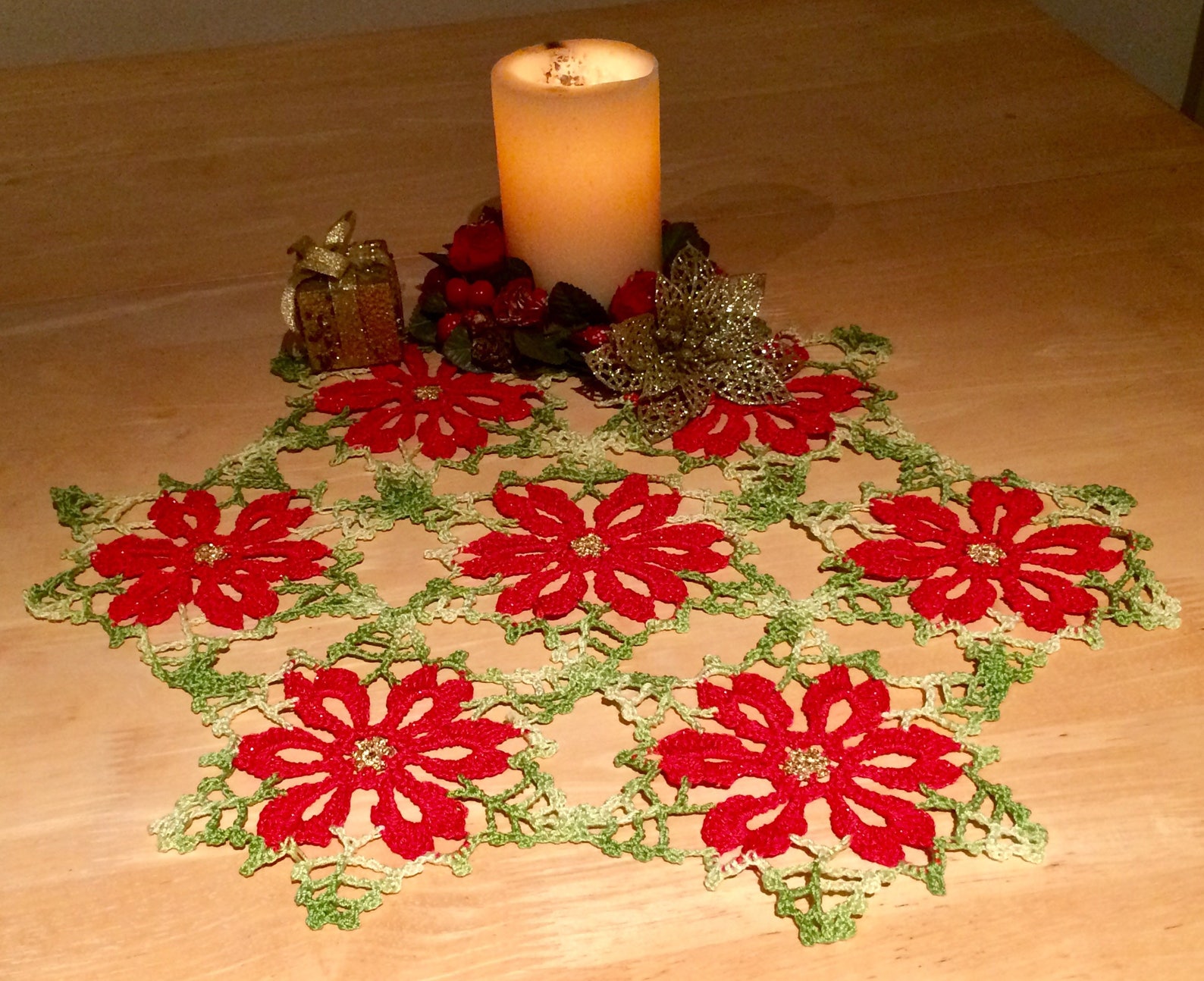 Crochet Christmas Doily. Crochet Table Centrepiece - Etsy