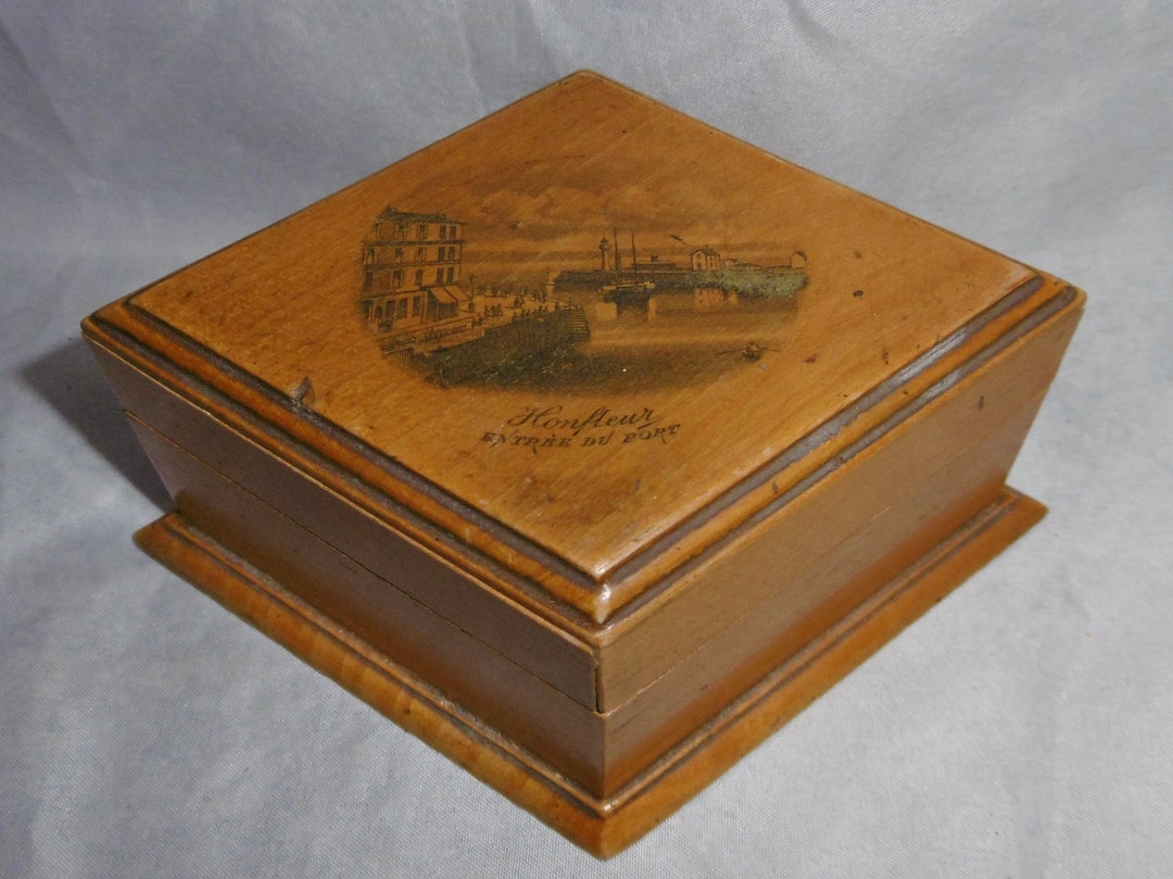 Vintage Mauchline Ware Trinket Box. Souvenir of the Entrance to the ...