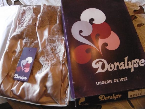 1970s "Doralyse" coffee cream colour lingerie, French… - Gem