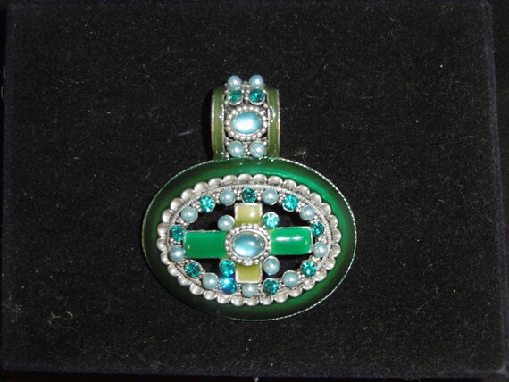 Large vintage French enamel Pendant. Madonna-esque 19… - Gem