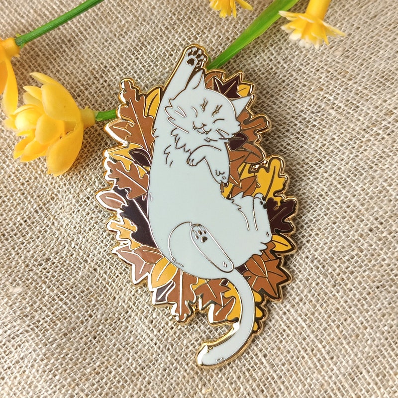 White Cat Pin - Etsy