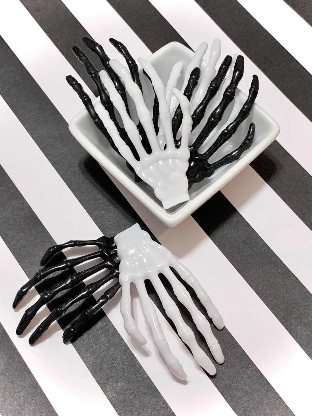 8 Skeleton Hands, Small Skeleton Hands for Crafts, Skelton Hand ...