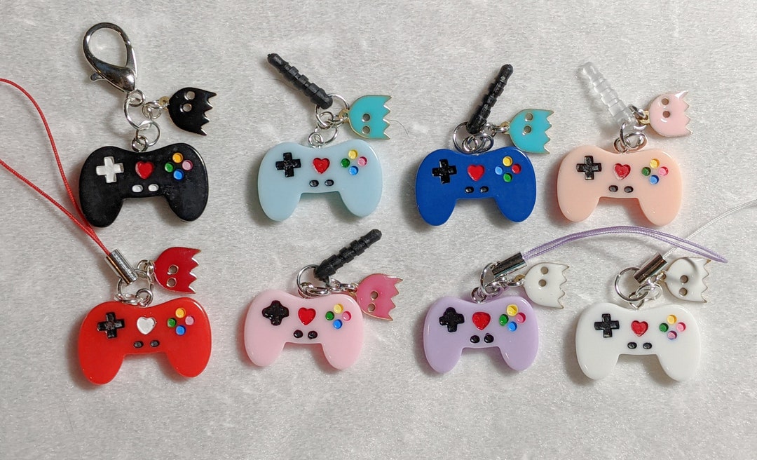 Pixelated Ghost Video Game Controller Charm: 3.5mm Audio Jack or Clip ...