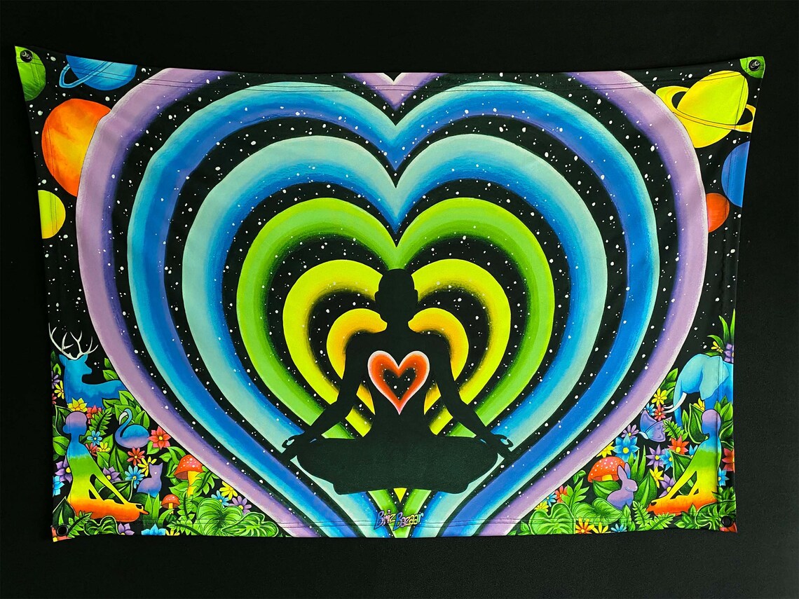 Blacklight Reactive Tapestry / UV Reactive Home Decor / Trippy - Etsy