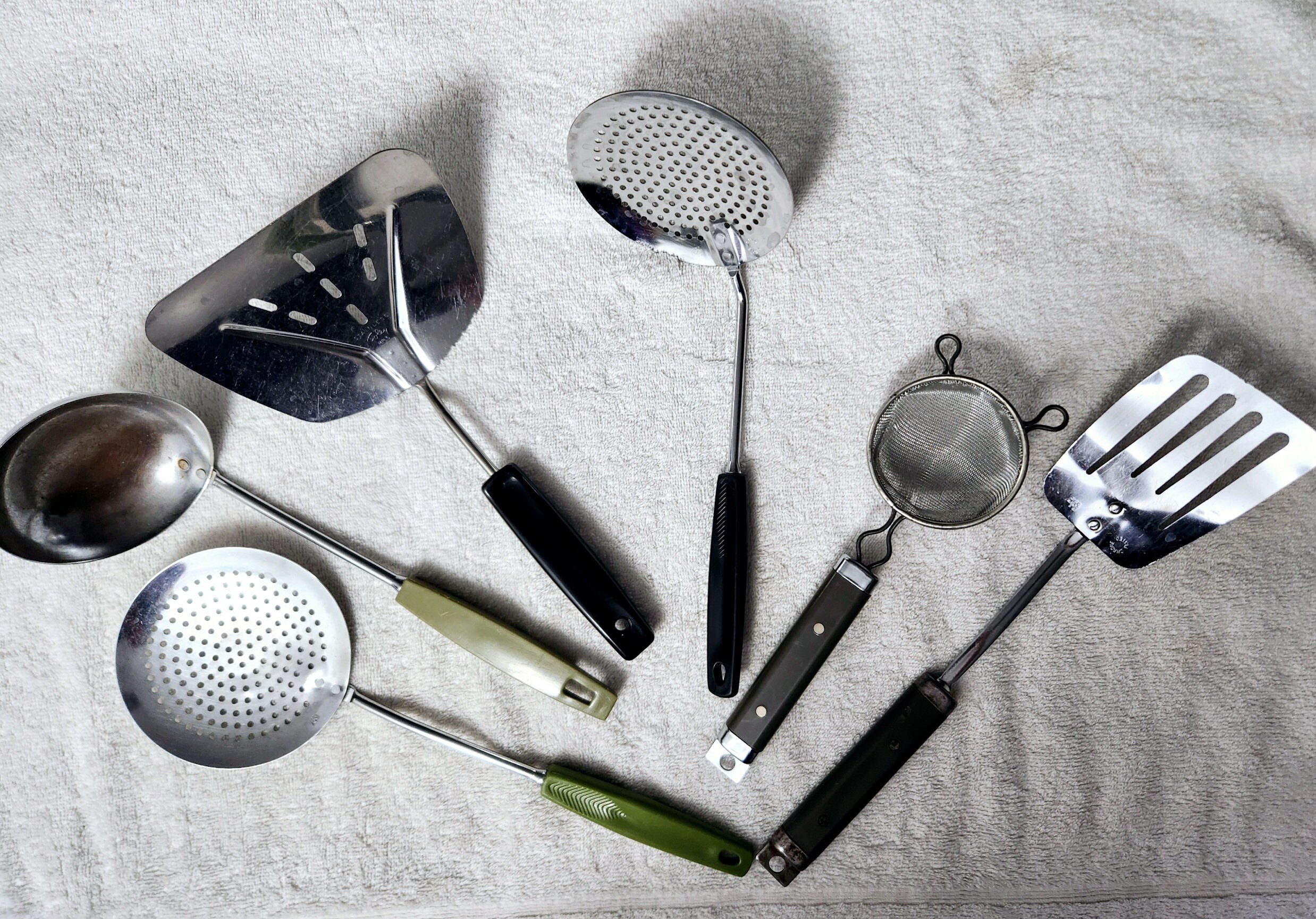 Lot of 6 Mid Century Modern Foley Metal With Plastic Handles, Kitchen ...