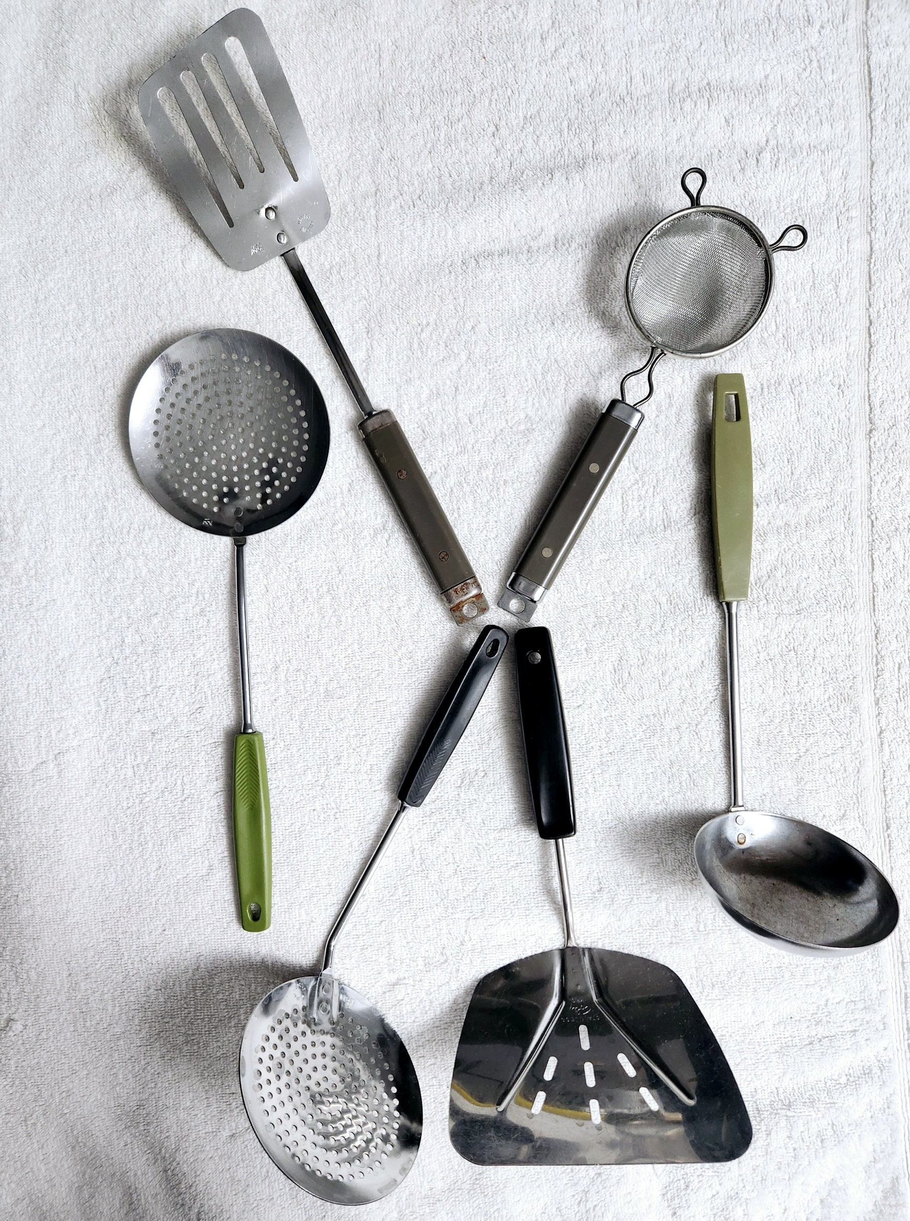 Lot of 6 Mid Century Modern Foley Metal With Plastic Handles, Kitchen ...