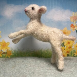 Adorable Needle Felted Spring Lamb - Etsy