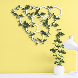 White Metal Wall Art Triangle Trellis Planter, White Trellis Wall Decor ...