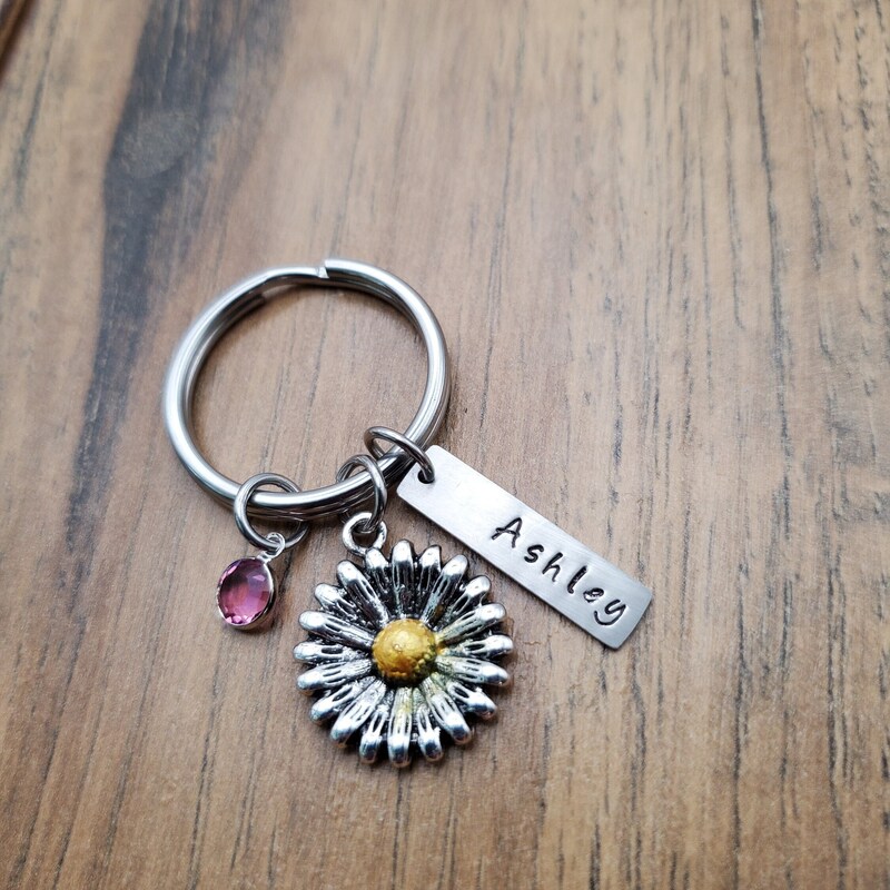 Daisy Keychain - Etsy