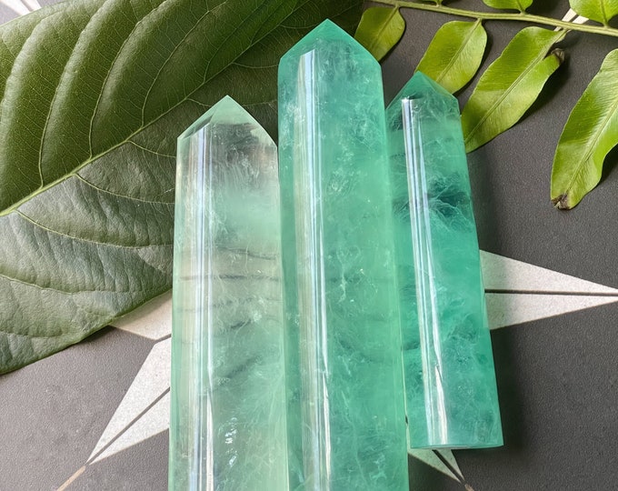 Green Fluorite Tower, Light Green Fluorite Meditation Crystal, Rocks ...