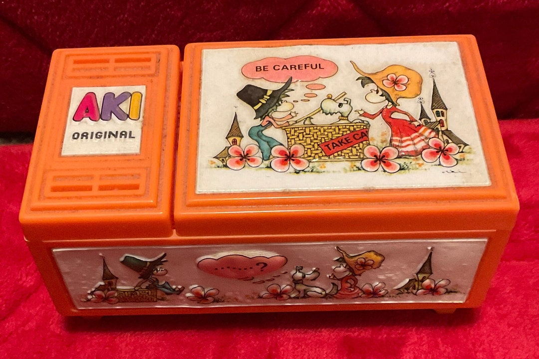 A Very Sweet Vintage Japan Made Lady Mate Jewelry Musical Box - Etsy