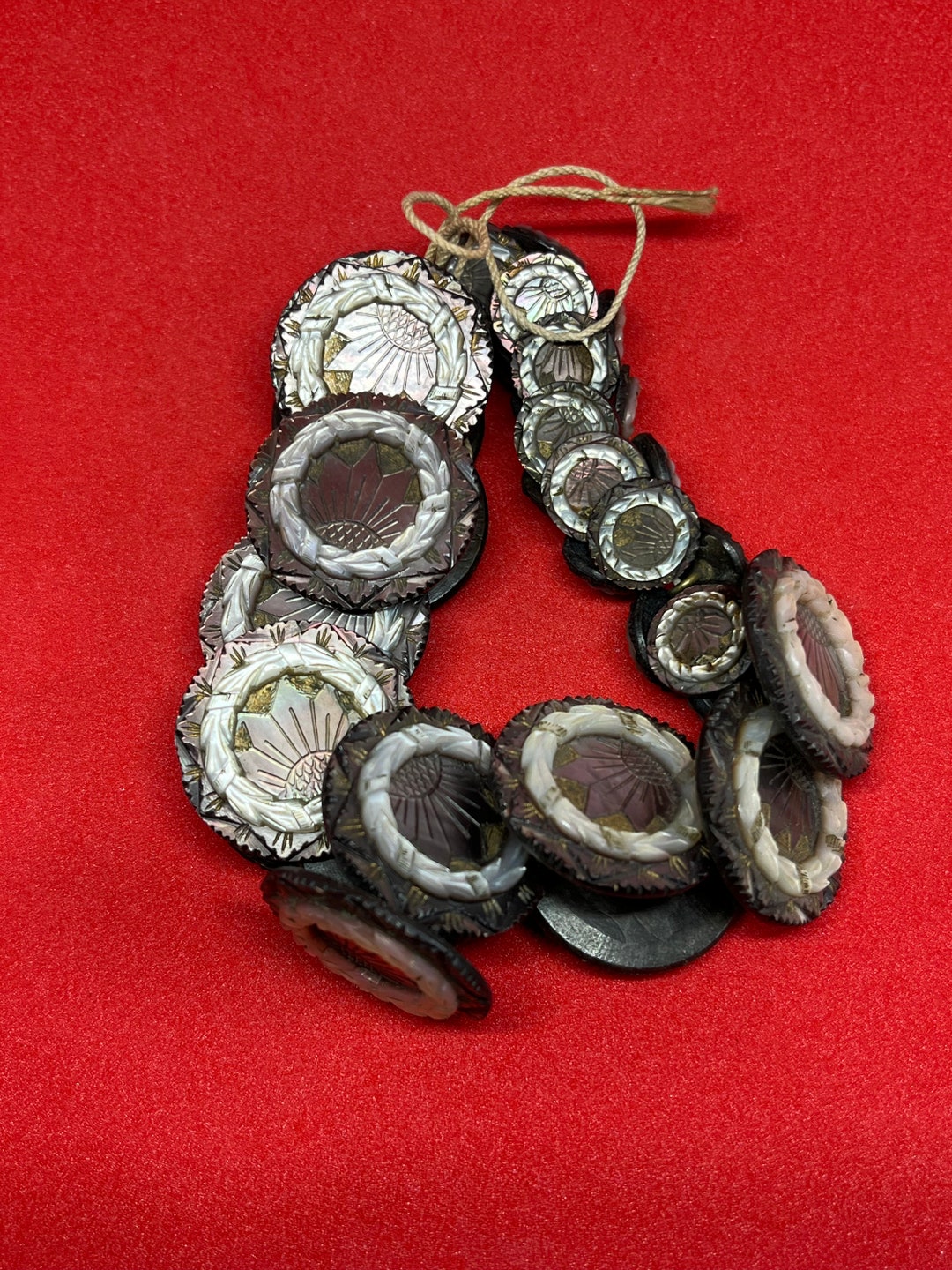 37 Antique Hand Carved Smoky Oyster and Mother of Pearl Cameo Buttons 2 ...