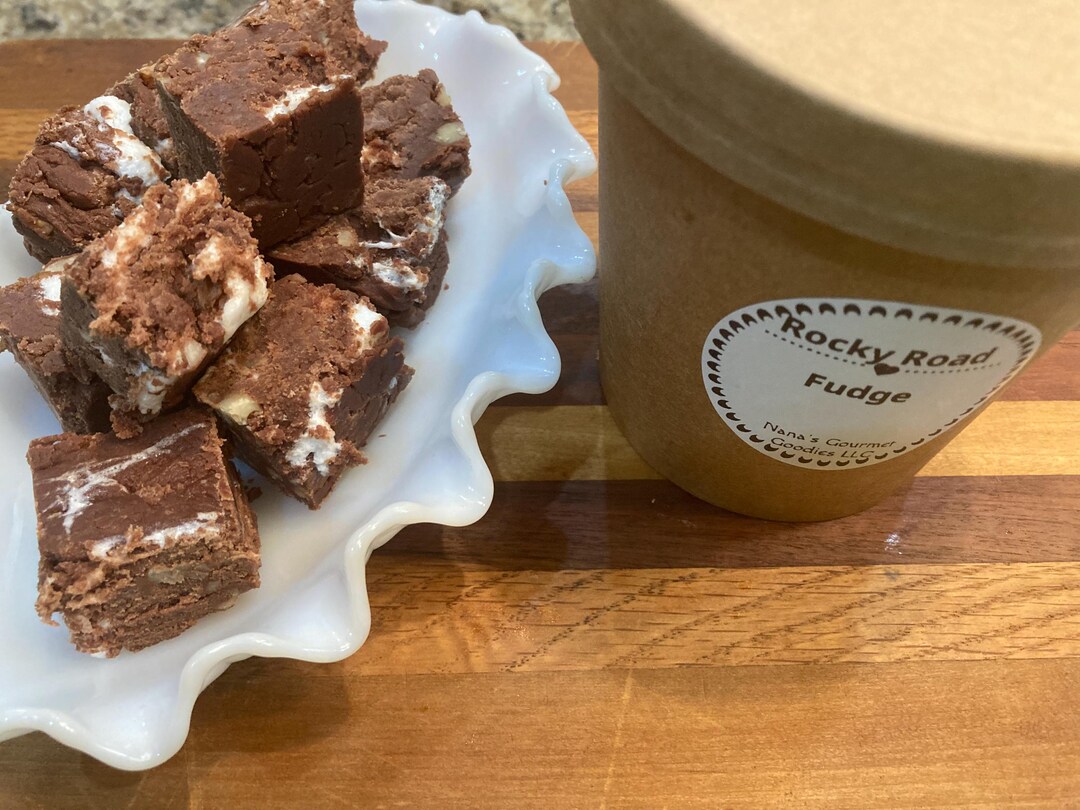 Rocky Road Fudge 1/2 Pound Tub, Fudge - Etsy