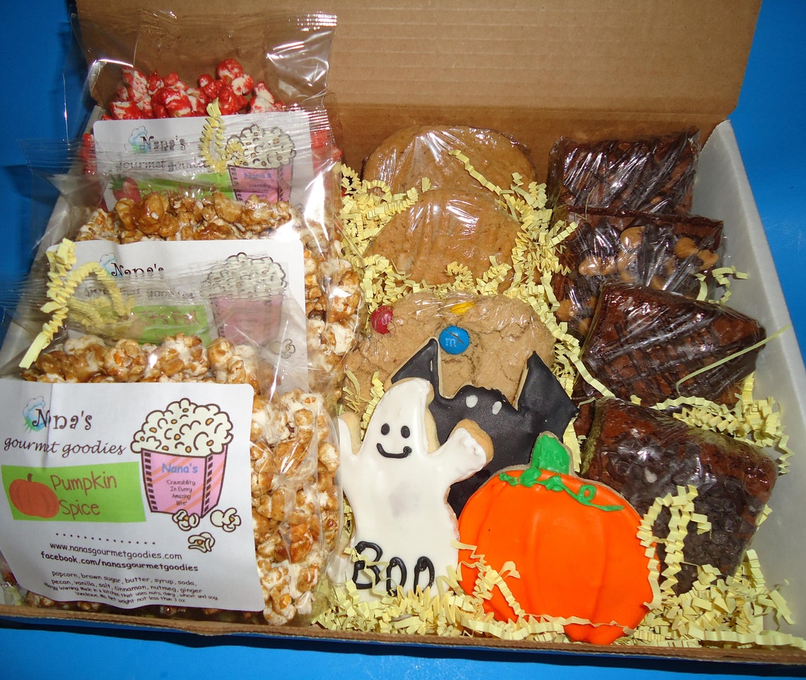 15 Halloween Gift Basket Ideas for College Students - Parenting Kids ...