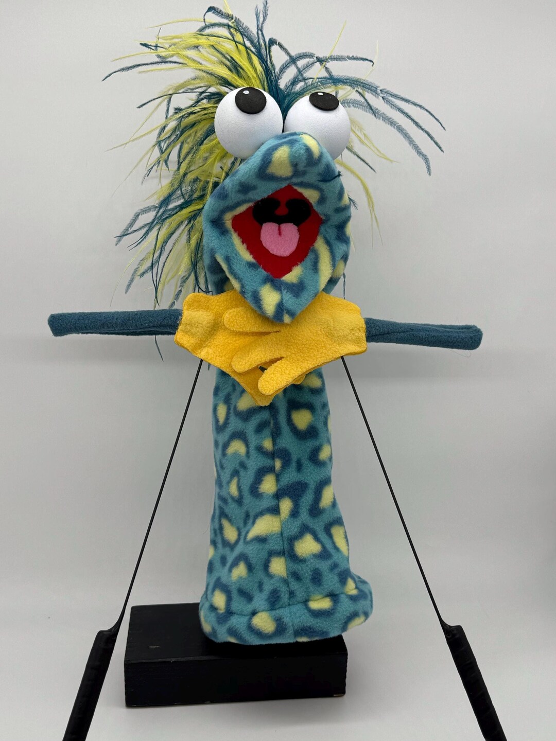 Puppet, Hand and Rod, With 3 Feather Plumes and 2 Hand Rods. Adult Size ...