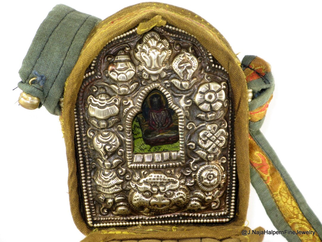 Buddhist Meditation, Meditation Shrine, Meditation Decor, Buddhist ...