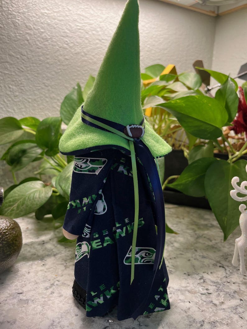 Seattle Seahawks Fan Gnome - an Inspirational Sports Decor Gift for ...
