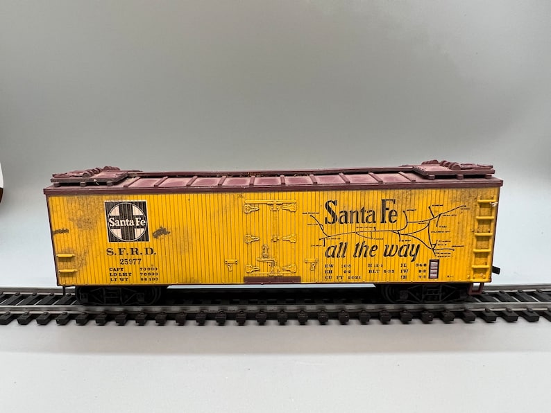 HO Scale Santa Fe Vintage Reefer #25977/no Box - Etsy