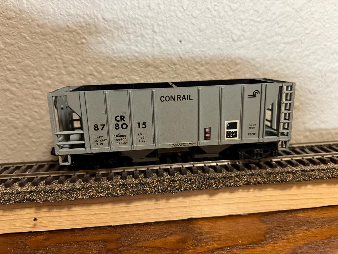 HO Scale Conrail Two Bay Hopper by Athearn 878015/no Box - Etsy